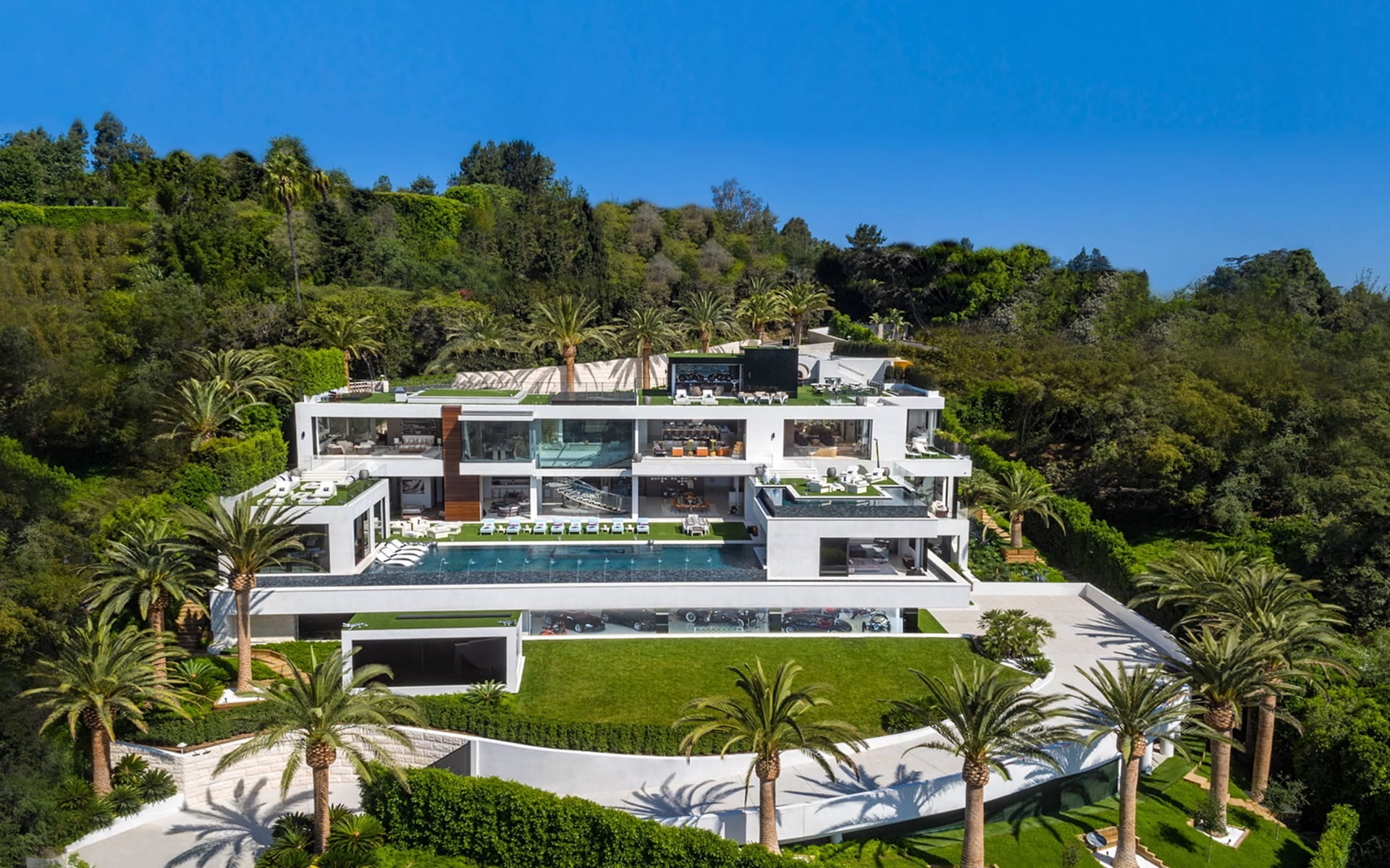 924 Bel Air Rd – The Epitome of Luxury Mansions in Los Angeles
