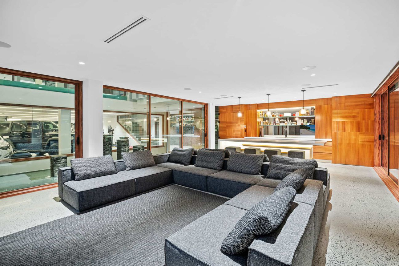Incredible Floating Water Modern Home in Australia by Chris Clout Design