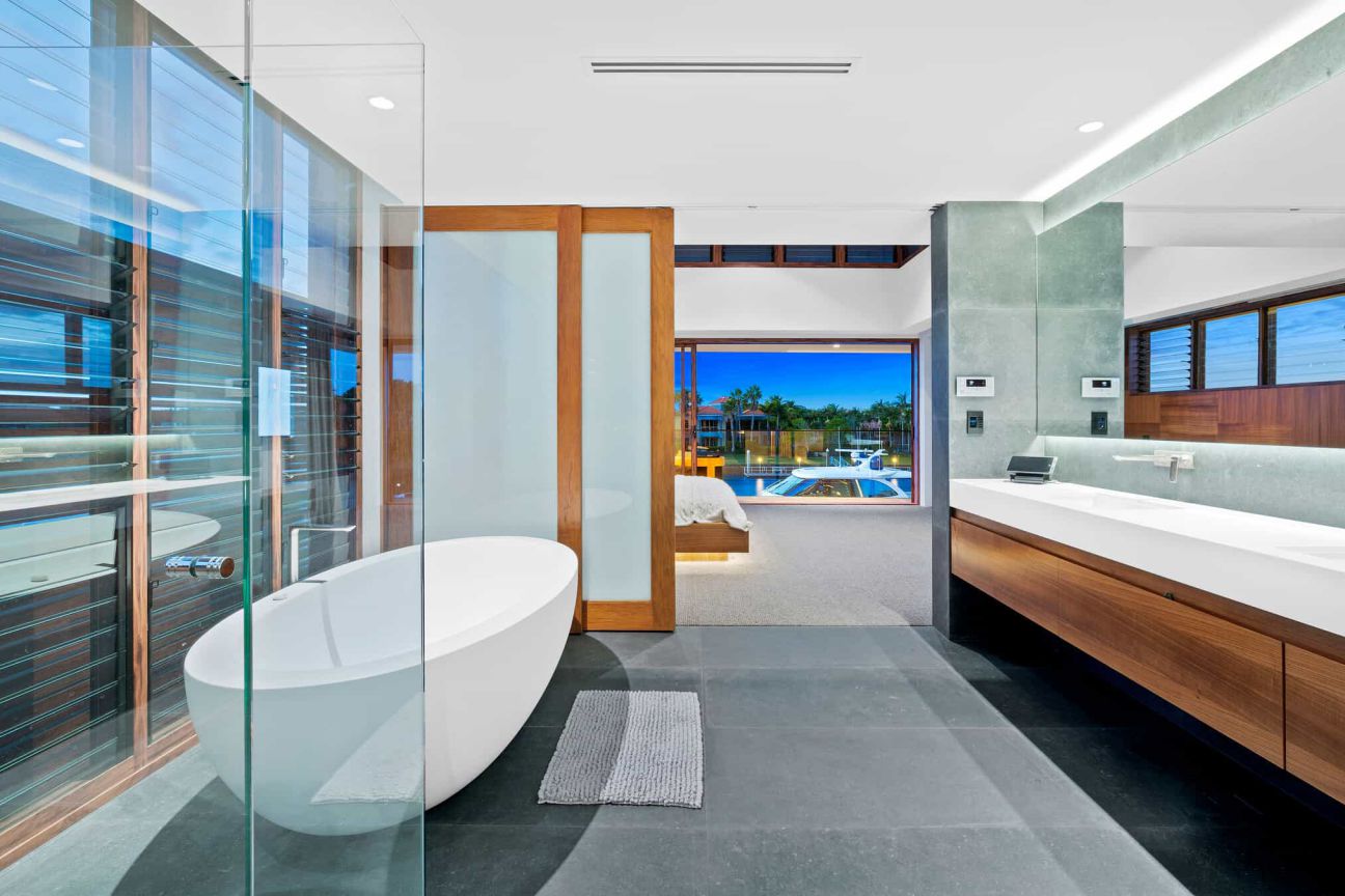 Incredible Floating Water Modern Home in Australia by Chris Clout Design
