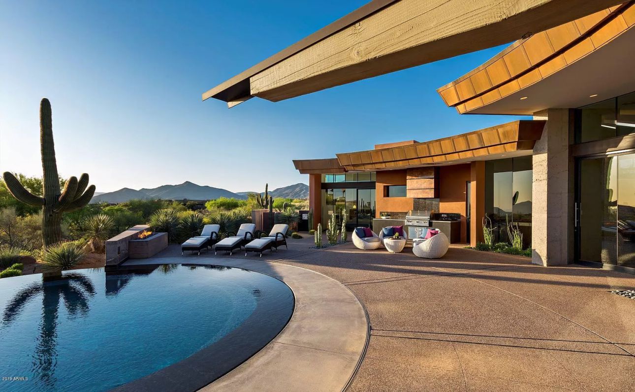 A Custom Home with Amazing Architecture and Design in Scottsdale
