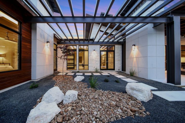 Sendero House in Austin, Texas by Oscar E. Flores Design Studio