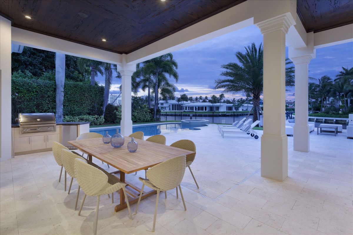 Transitional Coastal Home in Boca Raton by The Benedict Bullock Group