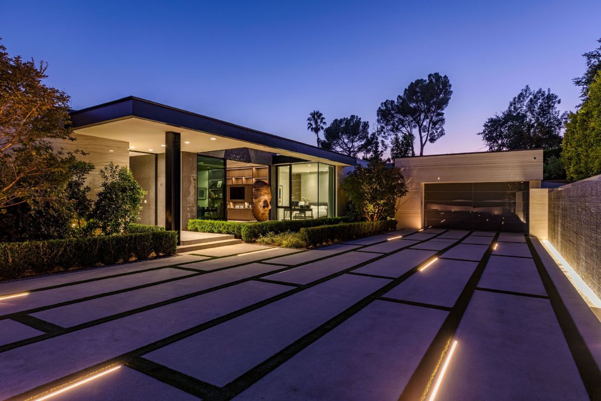 Unrivaled Luxury Living: A Masterpiece by Paul McClean in the Heart of ...