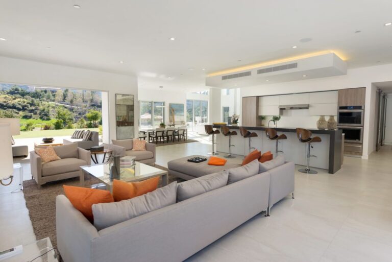 California House with Exceptional Design in Agoura for Sale $4.25 ...
