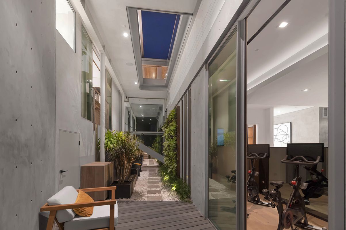 Architectural Masterpiece in Los Angeles Lists for $15 Million | Luxury ...