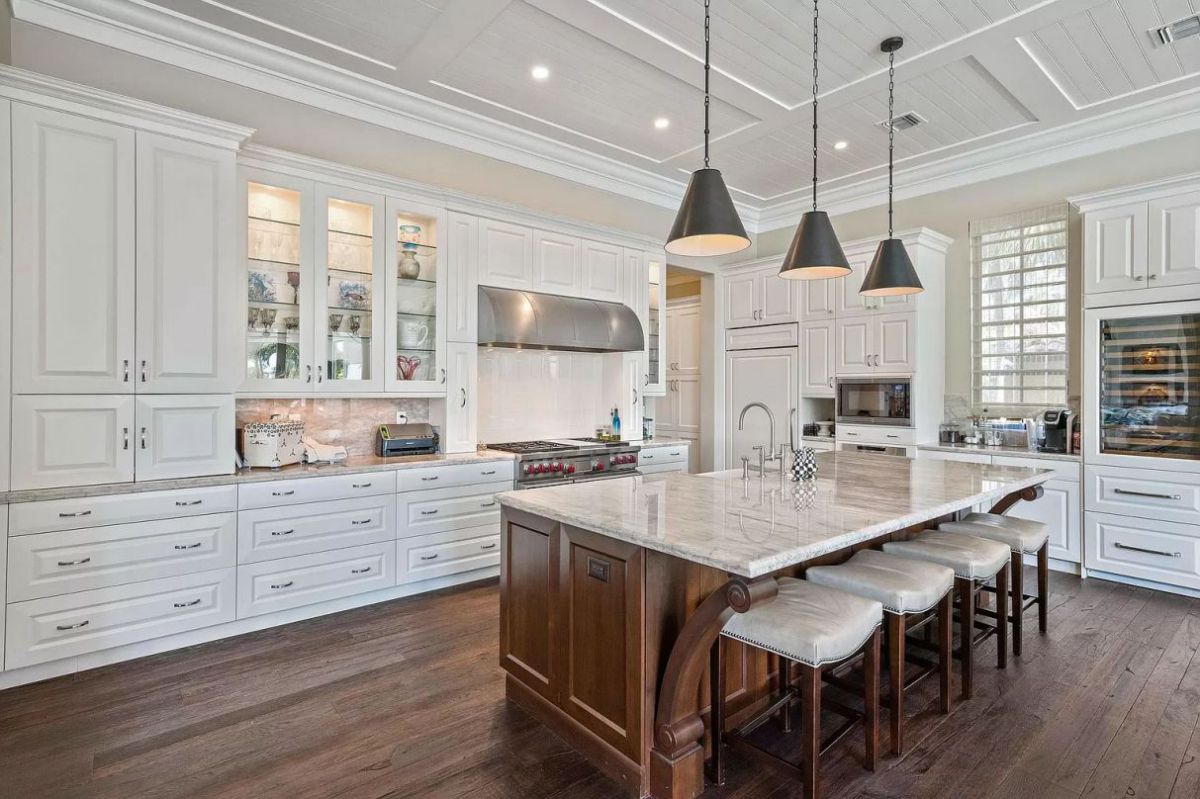 $10.9 Million Beautiful Jupiter House on prestigious Commodore Island ...