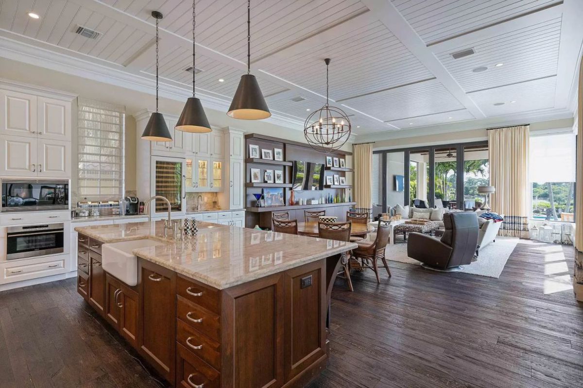 $10.9 Million Beautiful Jupiter House on prestigious Commodore Island ...