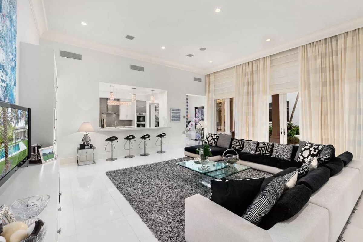 Extraordinary Jupiter House with Modern Design Ask for $10.995 Million ...