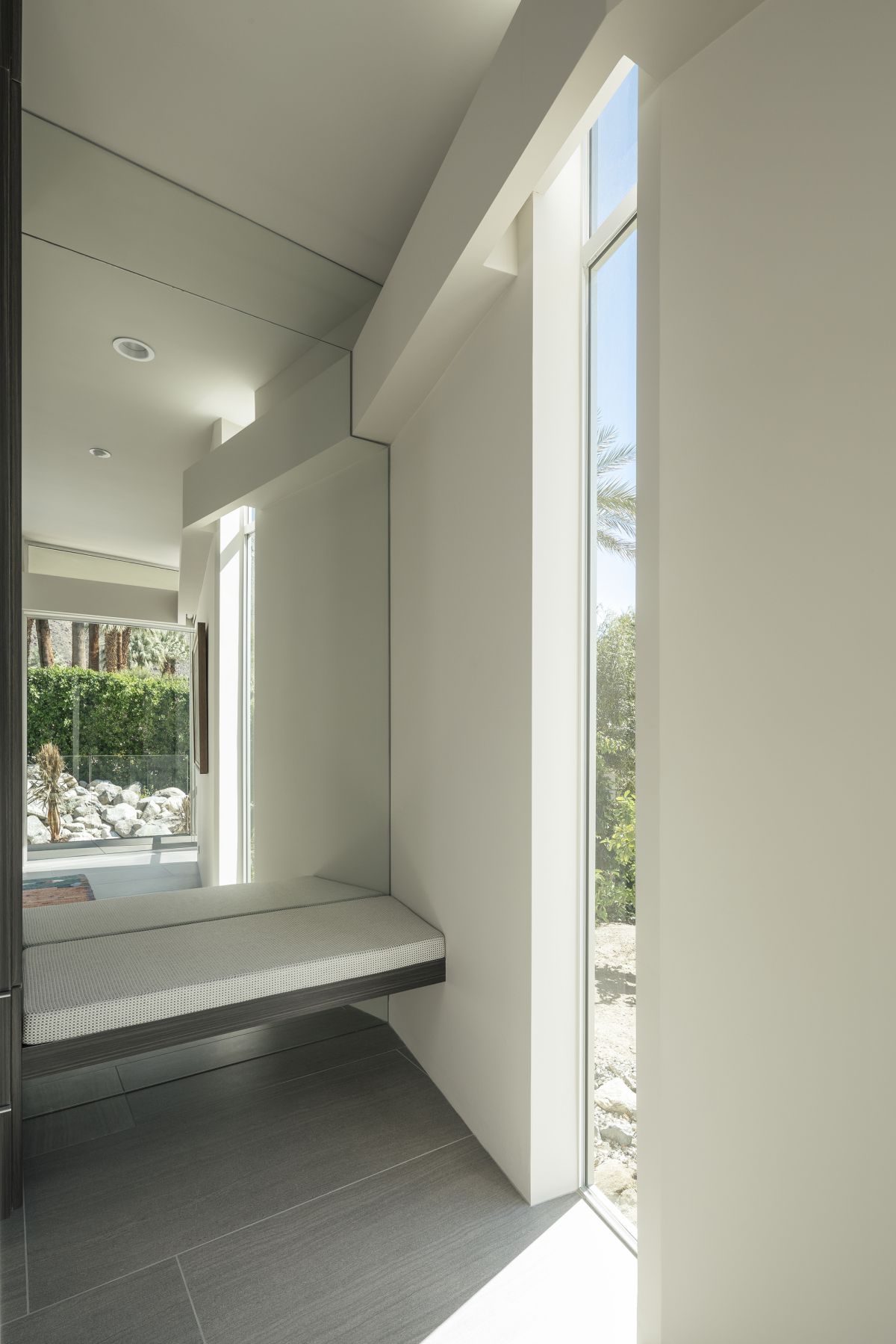 Las Palmas Heights House in Palm Springs by o2 Architecture | Luxury Houses