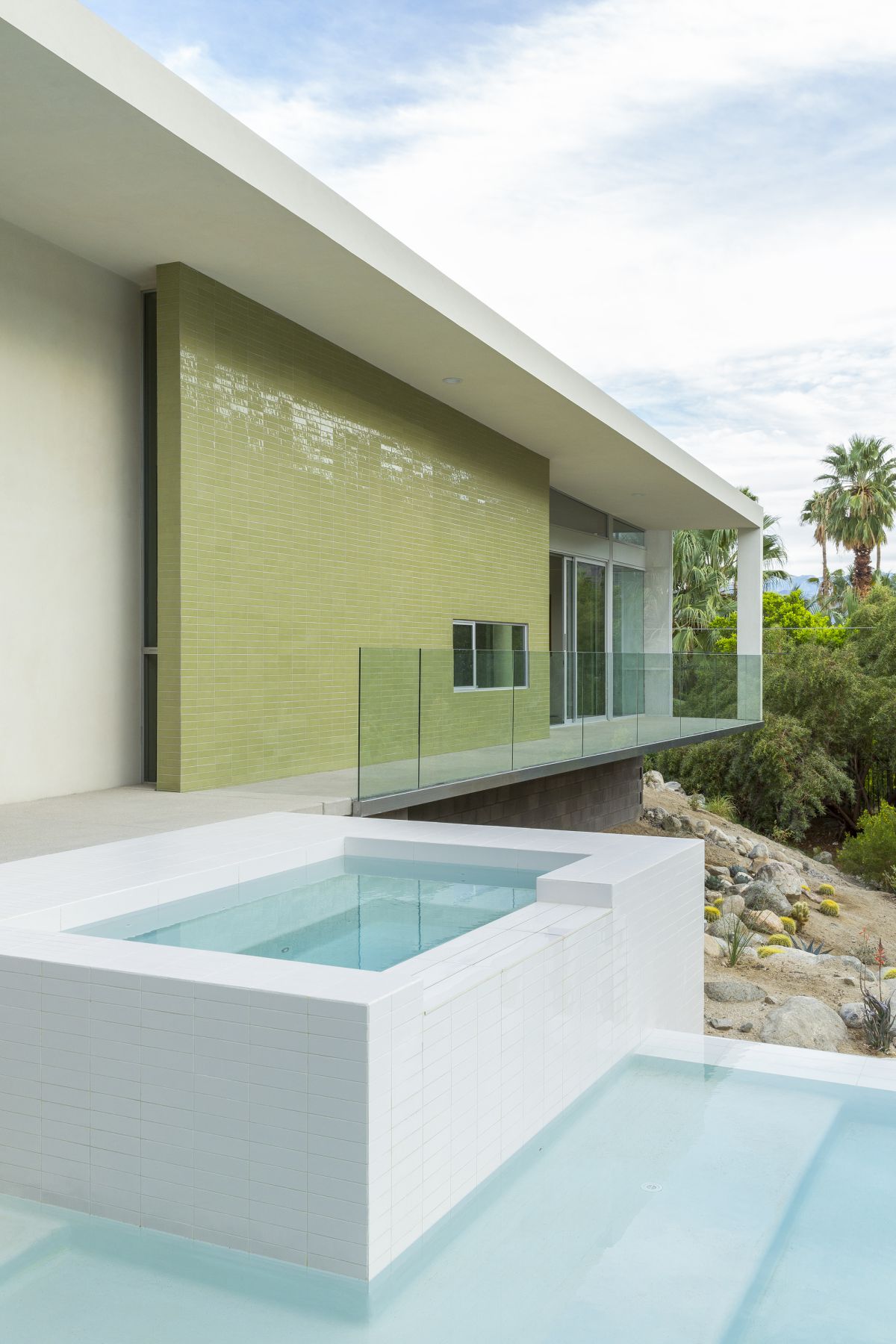 Las Palmas Heights House in Palm Springs by o2 Architecture | Luxury Houses