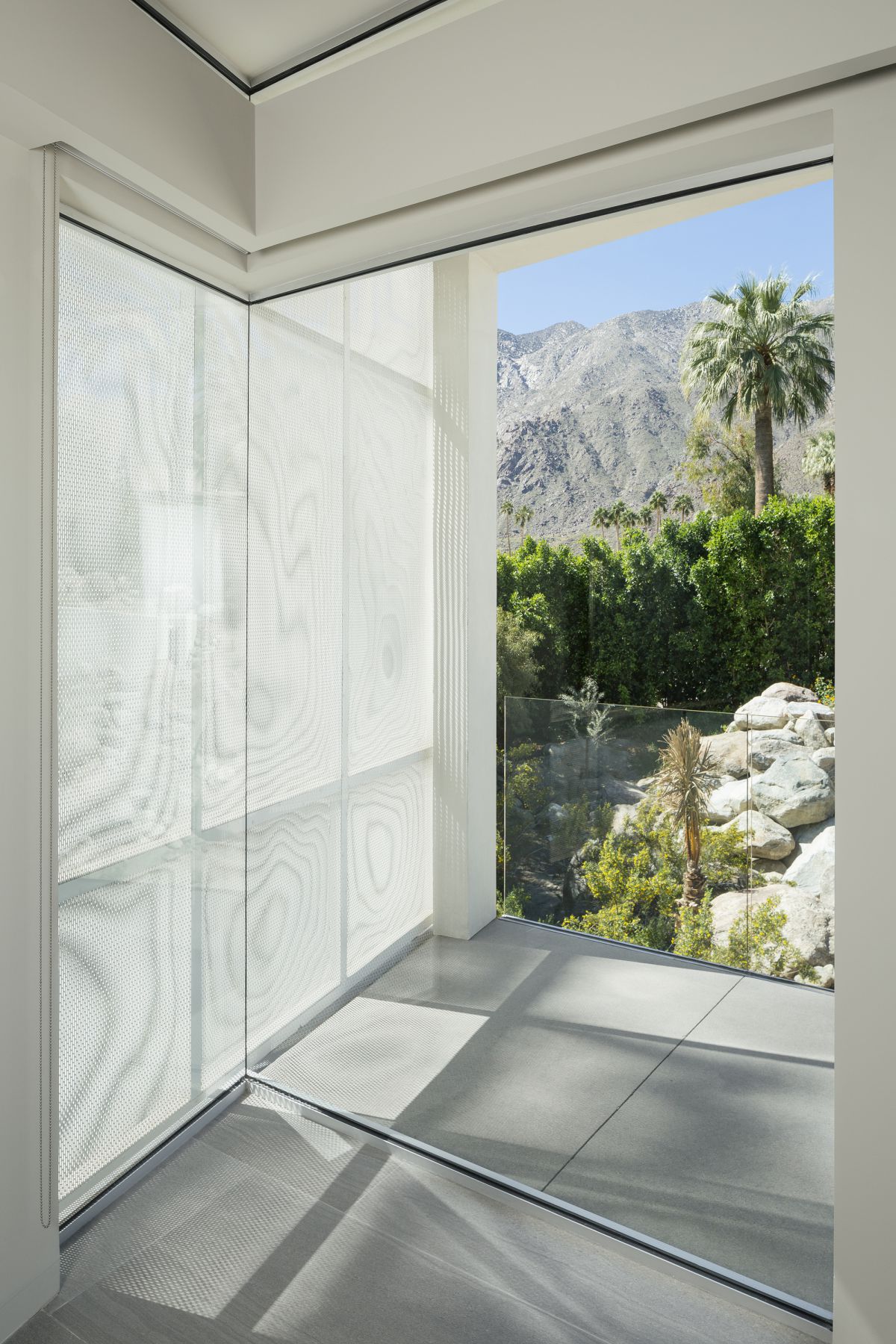 Las Palmas Heights House in Palm Springs by o2 Architecture | Luxury Houses