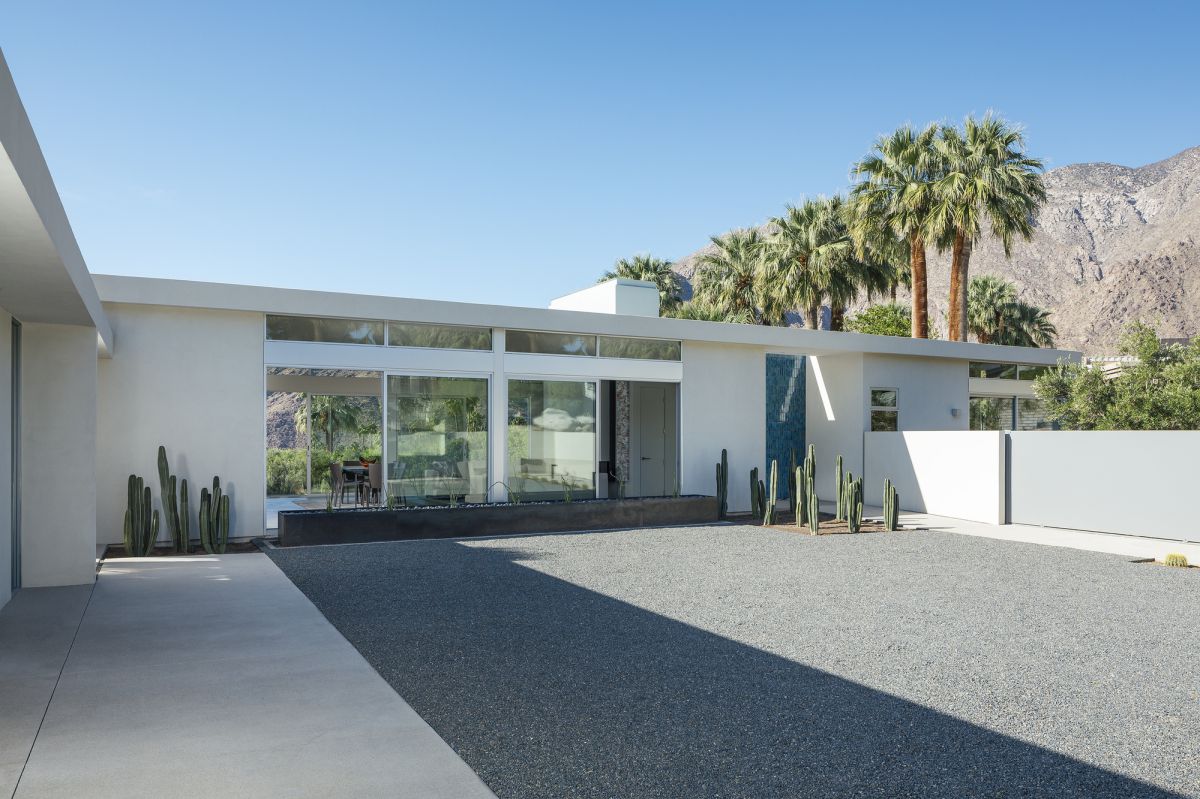 Las Palmas Heights House in Palm Springs by o2 Architecture | Luxury Houses