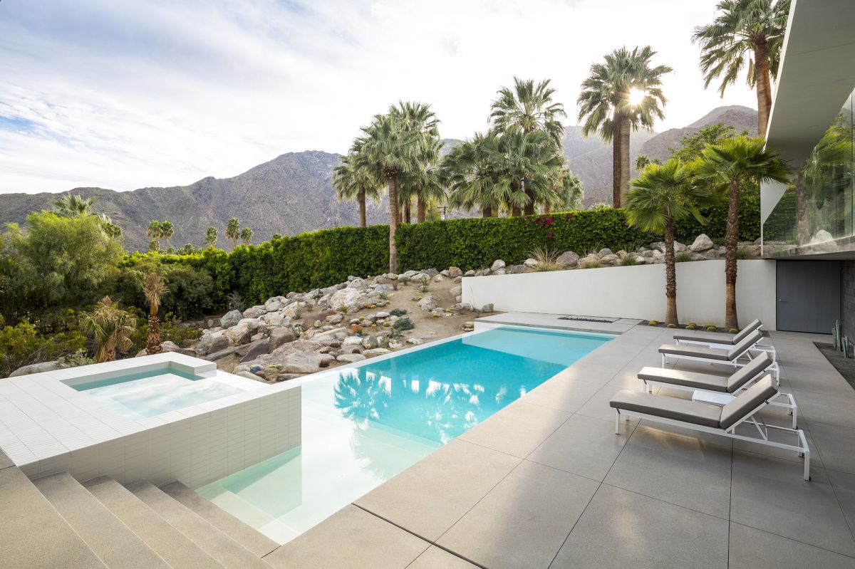 Las Palmas Heights House in Palm Springs by o2 Architecture | Luxury Houses