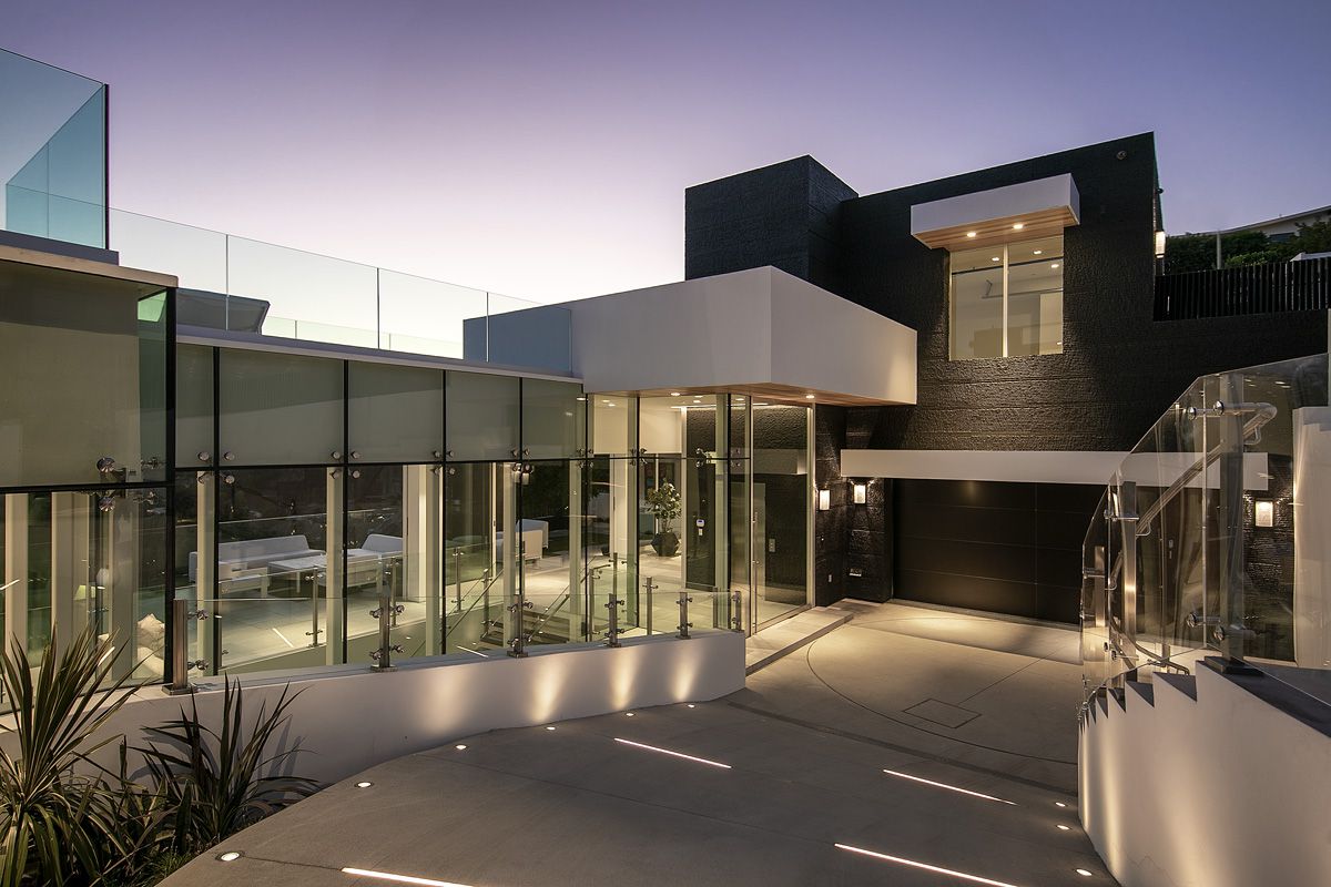 Los Angeles New Home on Famous Blue Jay Way hits Market $26 Million ...