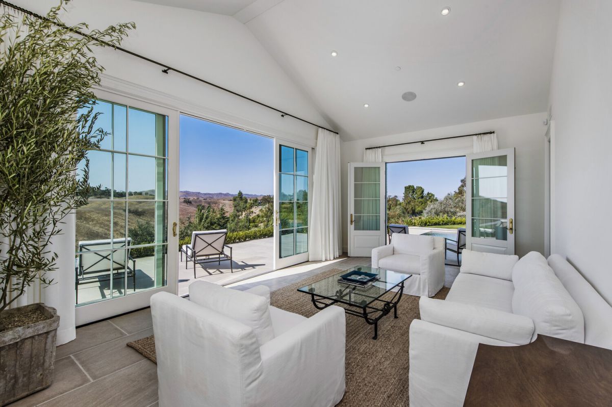 Timeless Elegance and Privacy at a New Construction English Regency ...