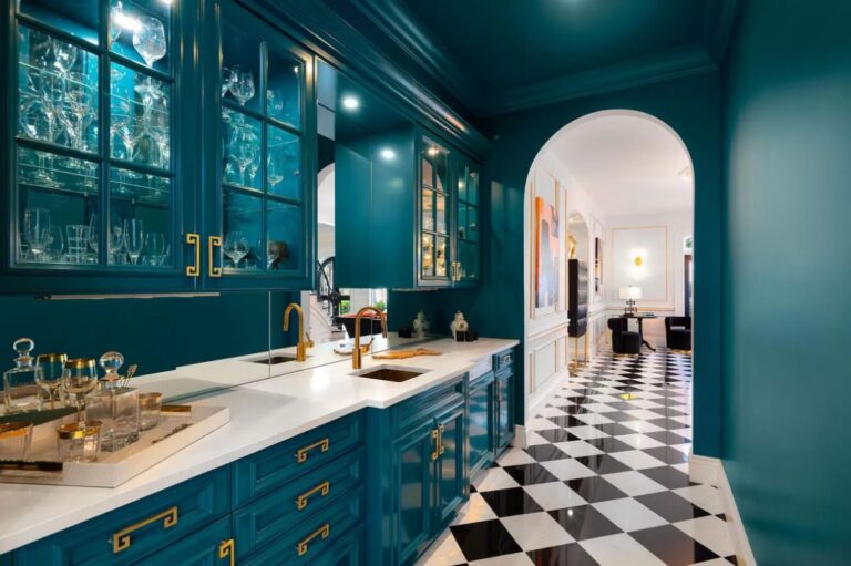 A Captivating Beachfront Home delivers An Epic Resort-style Experience ...