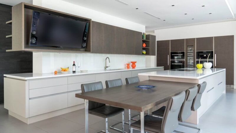 Cantoni's brilliant interior ideas in a Modern Smart House in Houston ...