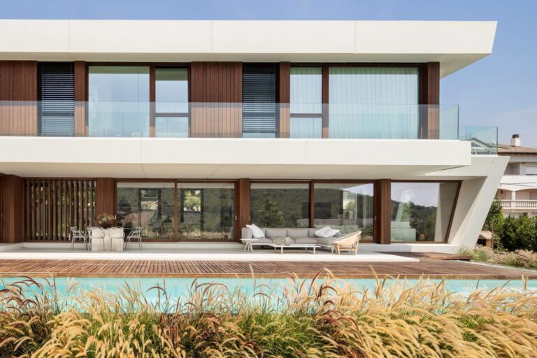 Panoramic House, Unique Home with The Landscape as Protagonist | Luxury ...