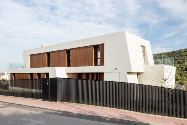 Panoramic House, Unique Home with The Landscape as Protagonist | Luxury ...