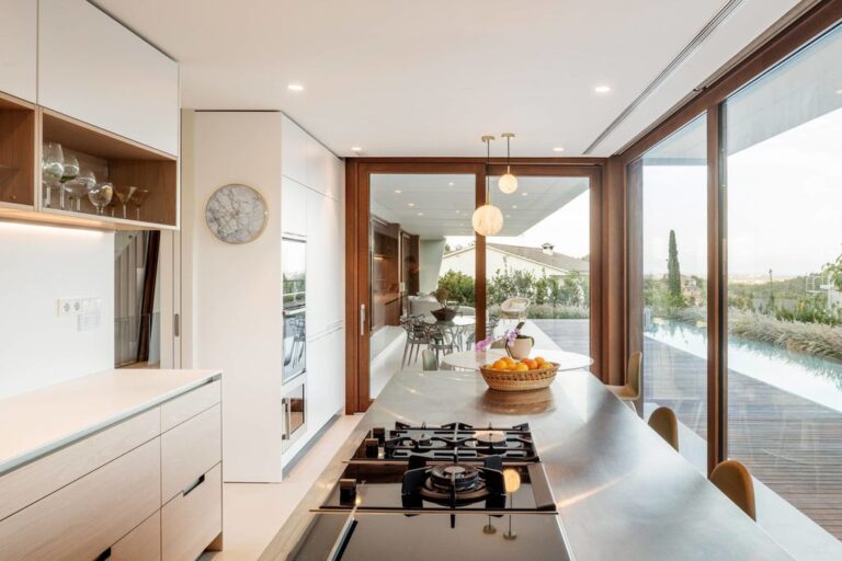 Panoramic House, Unique Home with The Landscape as Protagonist | Luxury ...