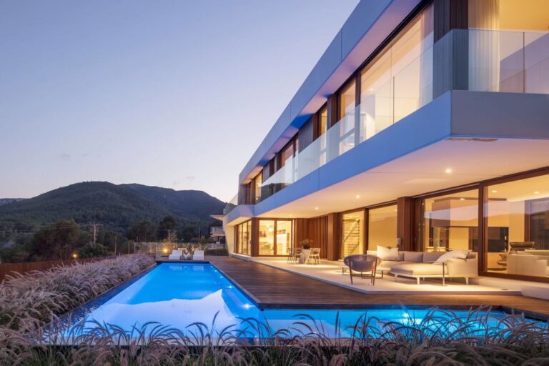 Panoramic House, Unique Home with The Landscape as Protagonist | Luxury ...