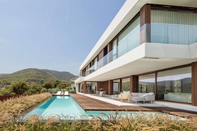 Panoramic House, Unique Home with The Landscape as Protagonist | Luxury ...