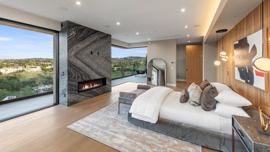 This New Construction Home is The Finest Example of Modern Architecture ...