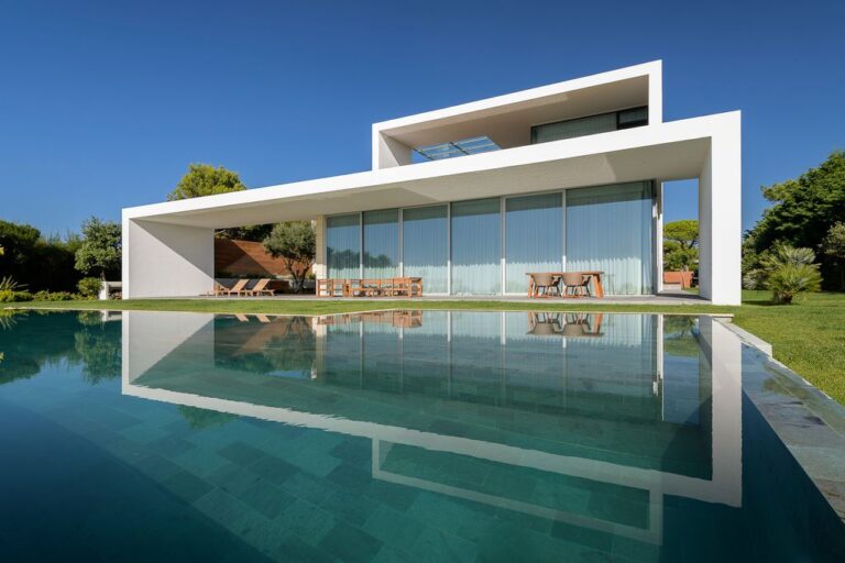 Luxury Sea Front Villa with Spectacular Sea Overlooking by ARQ TAILOR ...