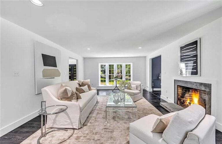 Secluded Farmhouse Enjoys Unrivaled Serene Nature and Magnificent ...