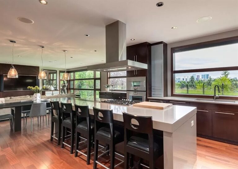 Luxury and Tranquility Meet in This C$4,695,000 Remarkable Contemporary ...