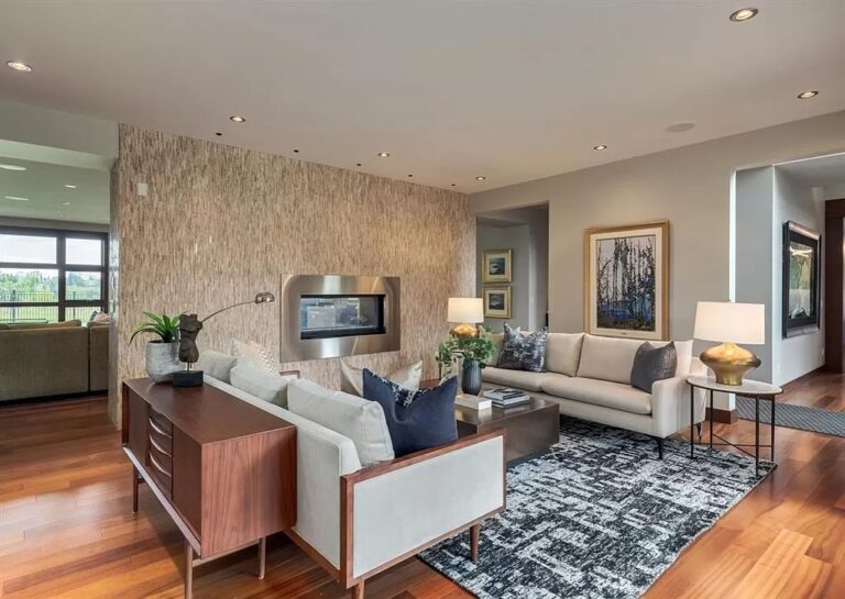 Luxury and Tranquility Meet in This C$4,695,000 Remarkable Contemporary ...