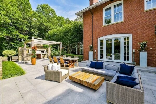 Magnificent Estate in Massachusetts Meticulously Renovated Inside and ...
