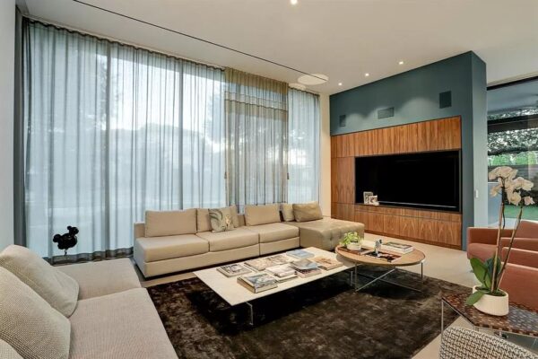 $3.86M Modern Architectural Home in Houston with High-end Finishes