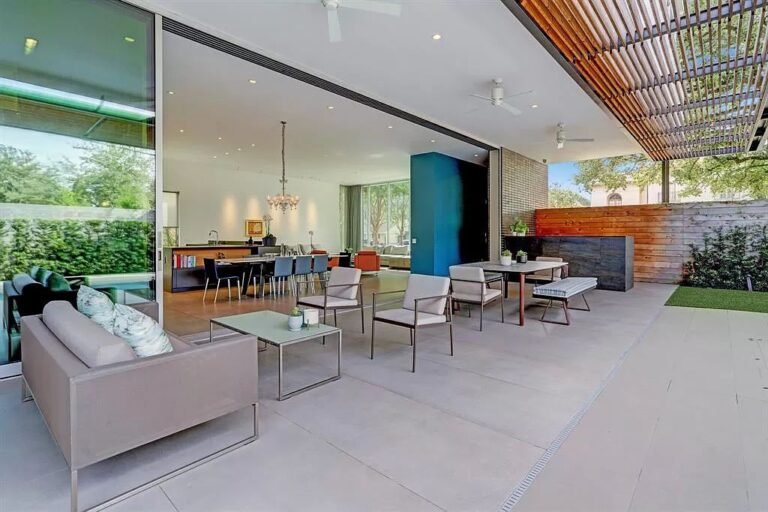 $3.86M Modern Architectural Home in Houston with High-end Finishes