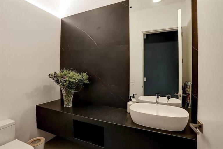 $3.86M Modern Architectural Home in Houston with High-end Finishes