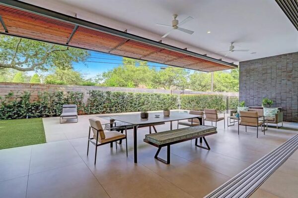 $3.86M Modern Architectural Home in Houston with High-end Finishes
