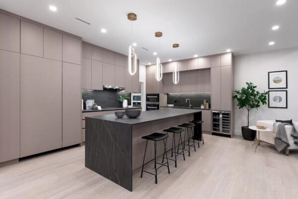 World-Class House in North Vancouver with Sustainable Design Hits on ...