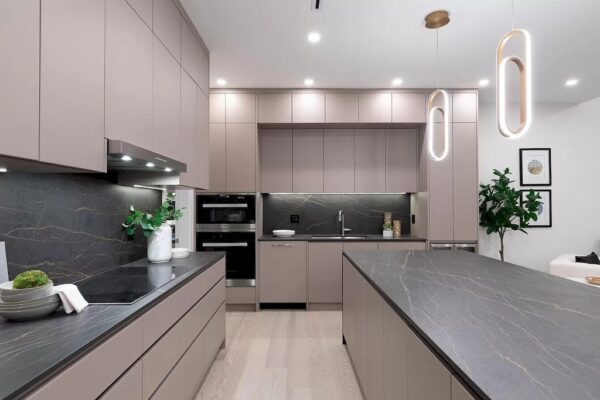 World-Class House in North Vancouver with Sustainable Design Hits on ...
