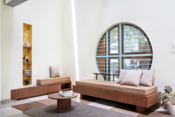 Banyan Tree House, Unique shape design Home by Tales of Design studio ...
