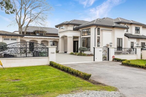 Luxury Custom-built Home in Richmond with High Quality of Design Lists ...