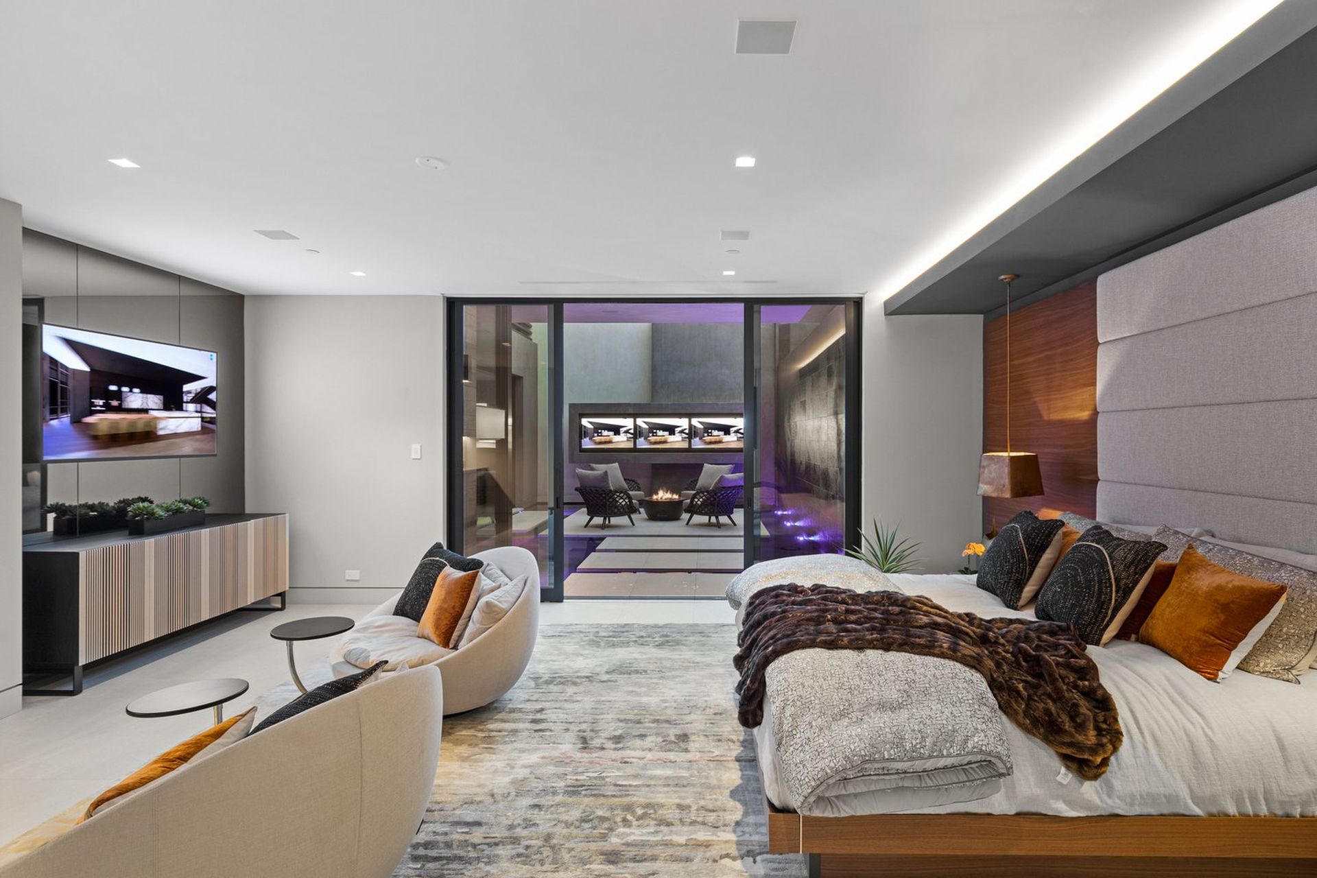 ORA HOUSE in La Jolla showcases Captivating Waterfront Views, Striking ...