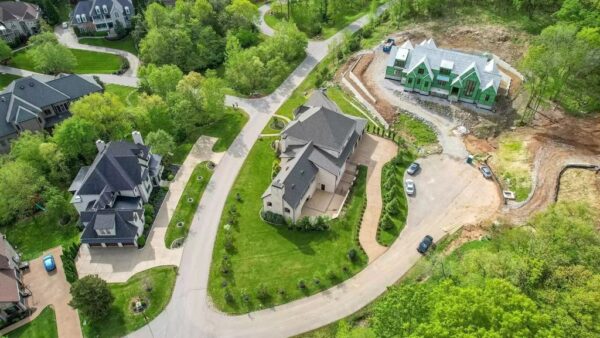 Elegant and Spacious Home in Tennessee Hits Market for $5,600,000 ...