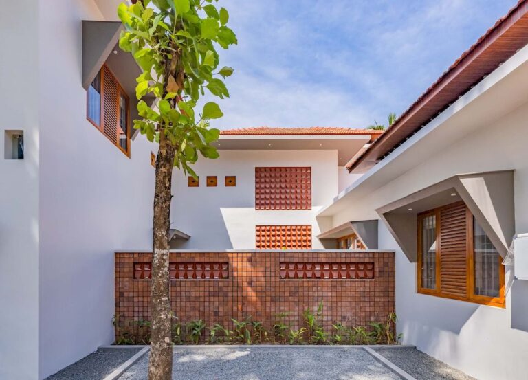 Aham House, Unique statement of traditional style by i2a Architects ...