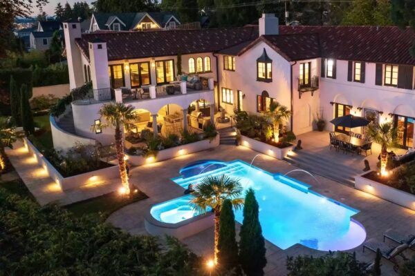 Edwin Ivy Legacy Home in Seattle with a Killer Indoor-Outdoor Flow ...
