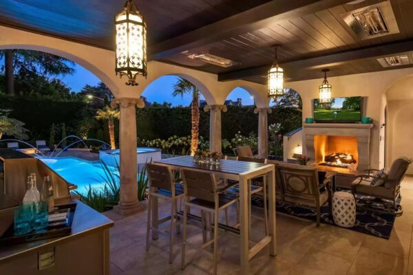 Edwin Ivy Legacy Home in Seattle with a Killer Indoor-Outdoor Flow