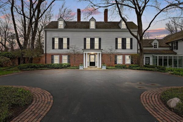 Picturesque Colonial House in Winnetka with Professionally Landscape ...