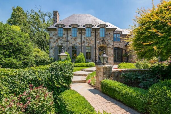 This $15.999M Grand Estate in Mc Lean Boasts Remarkable Beauty and ...