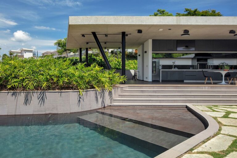 A3L House with Outside Living Connection Design by Obra Arquitetos ...
