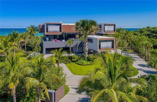 One of The Most Iconic Homes on The Treasure Coast with 233 Feet of ...