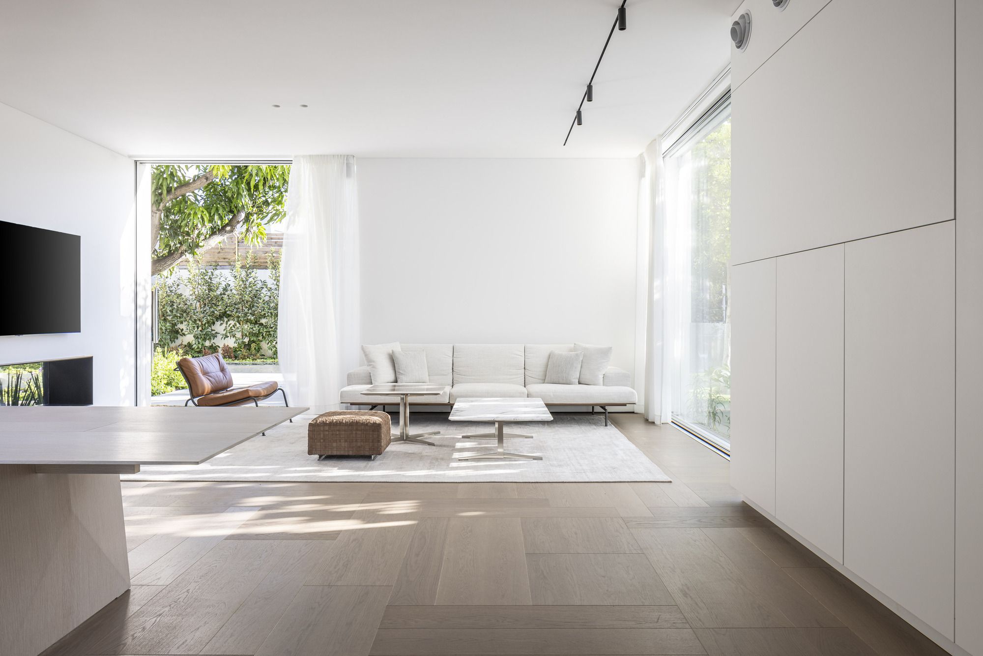 Pixel House, an Innovative Private Residence by Anderman Architects